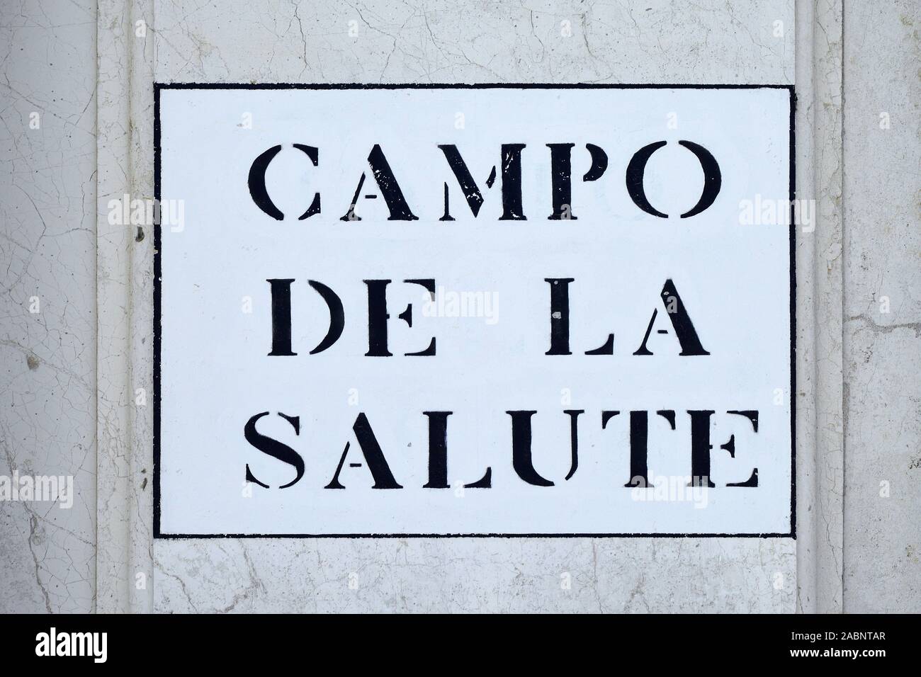 Salute sign hi-res stock photography and images - Alamy