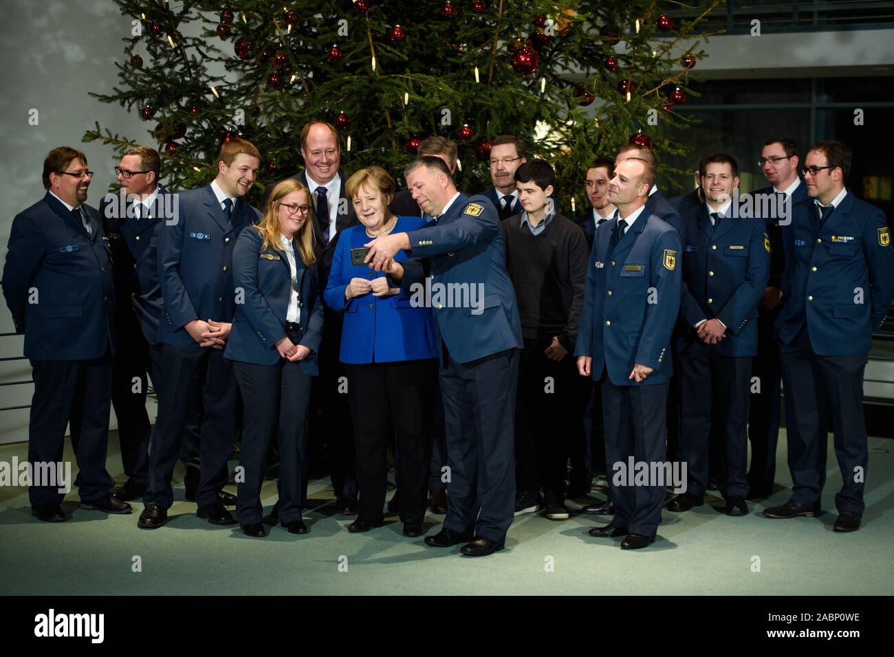 Eight metre high head hi-res stock photography and images - Alamy