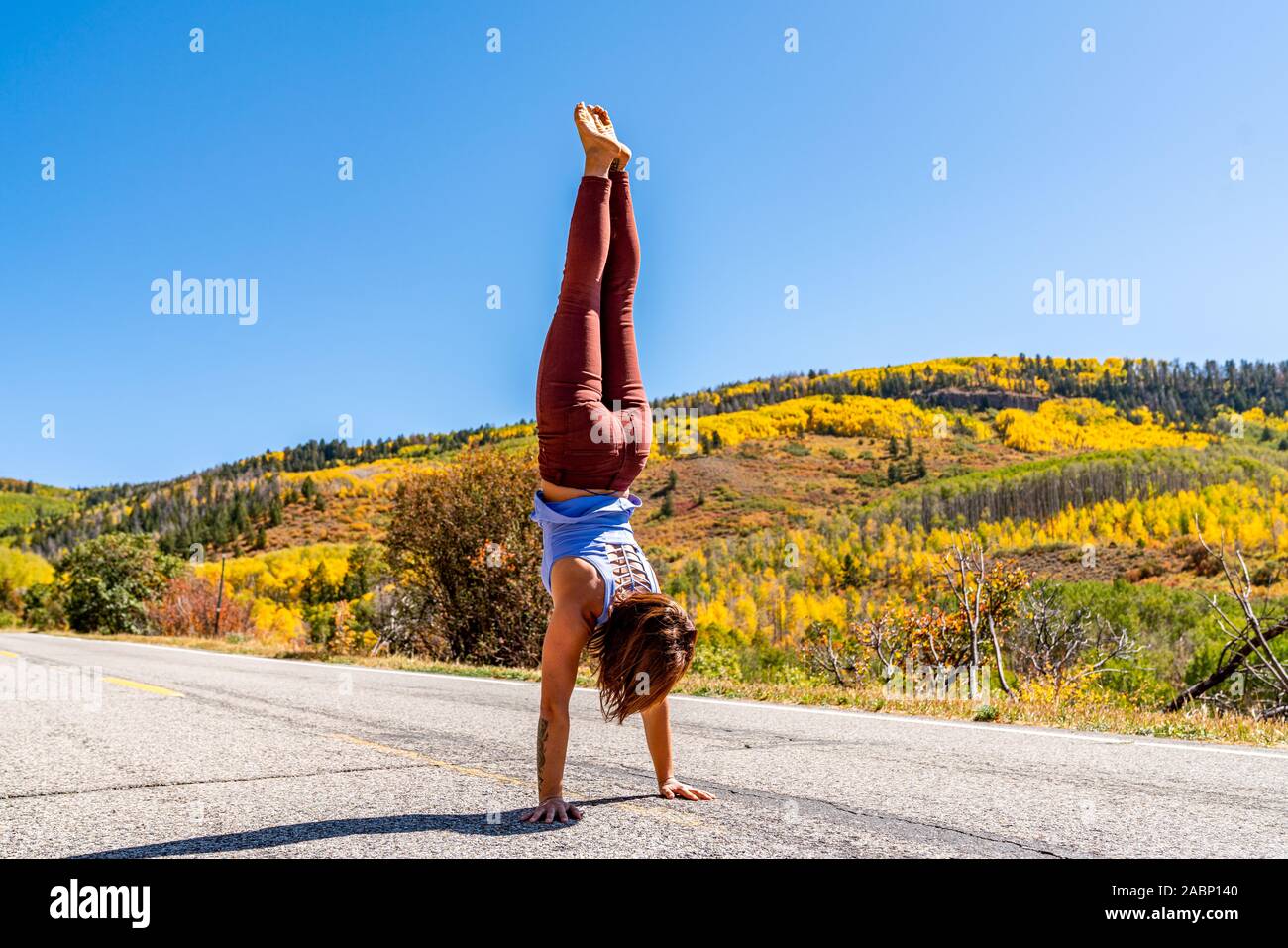 Girl doing handstands hi-res stock photography and images - Alamy