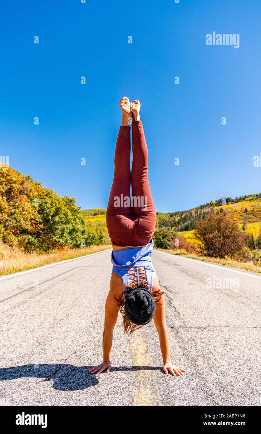 Girl doing handstands hi-res stock photography and images - Alamy