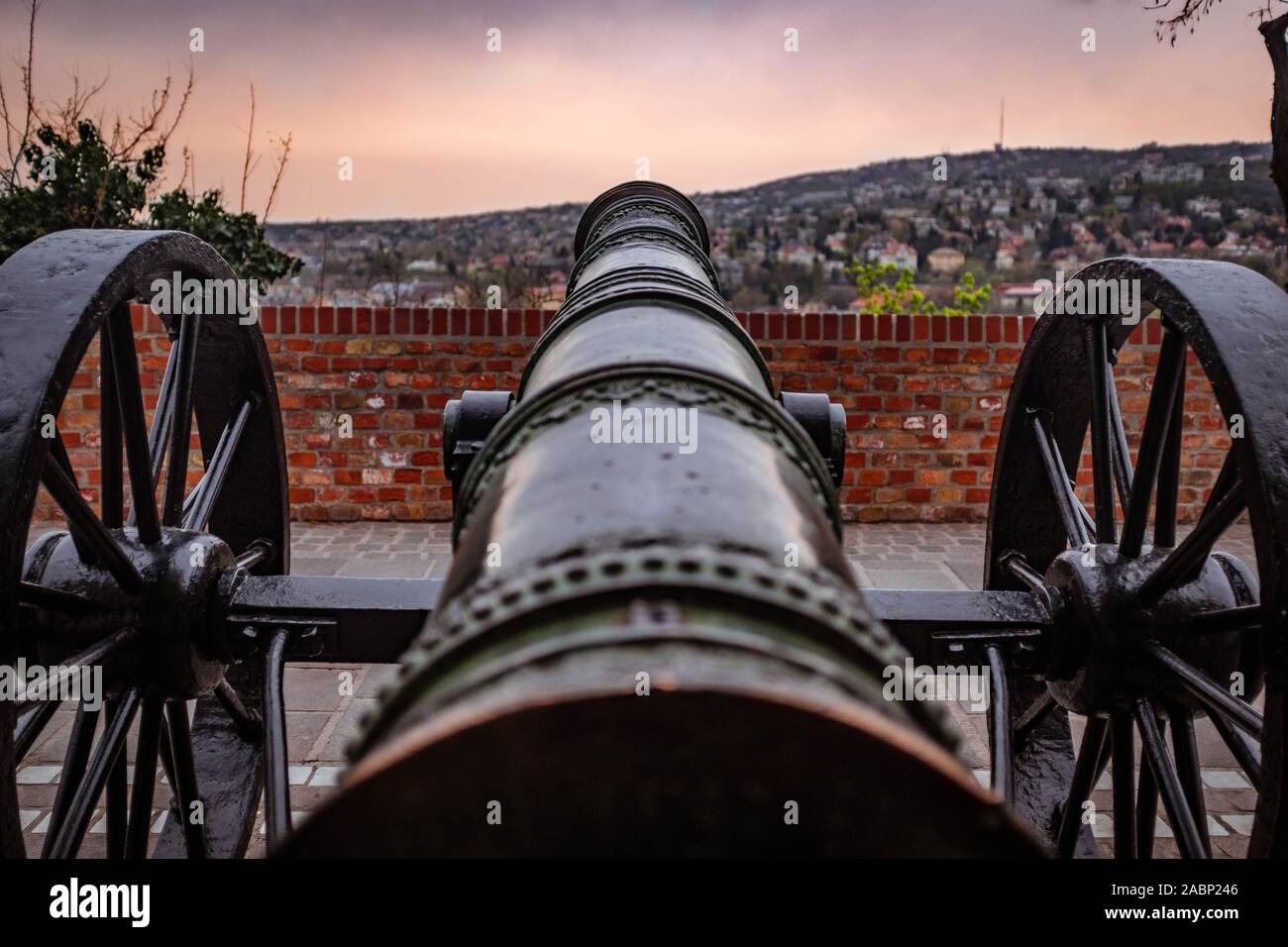 Cannon aiming hi-res stock photography and images - Alamy