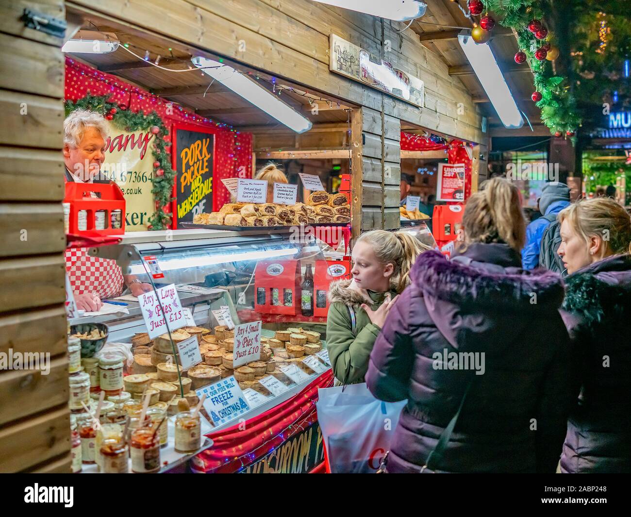 Buying a pie hi-res stock photography and images - Alamy