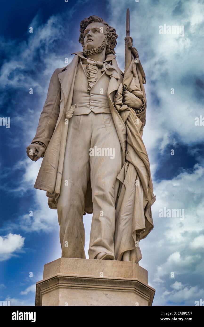 Historic historical figure statue hi-res stock photography and images ...