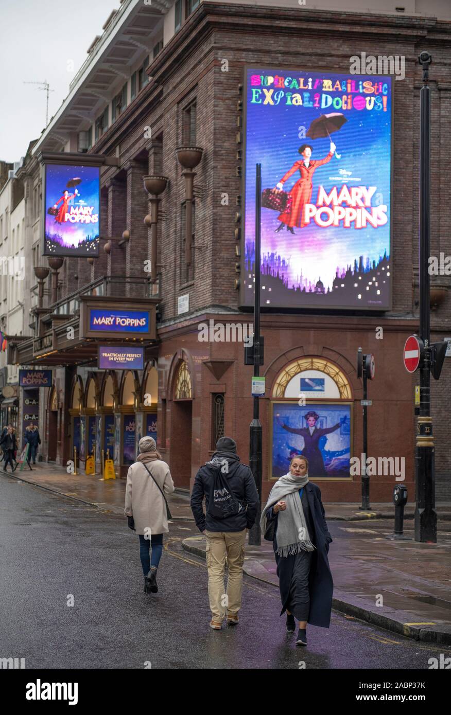 Old compton street london hi-res stock photography and images - Alamy
