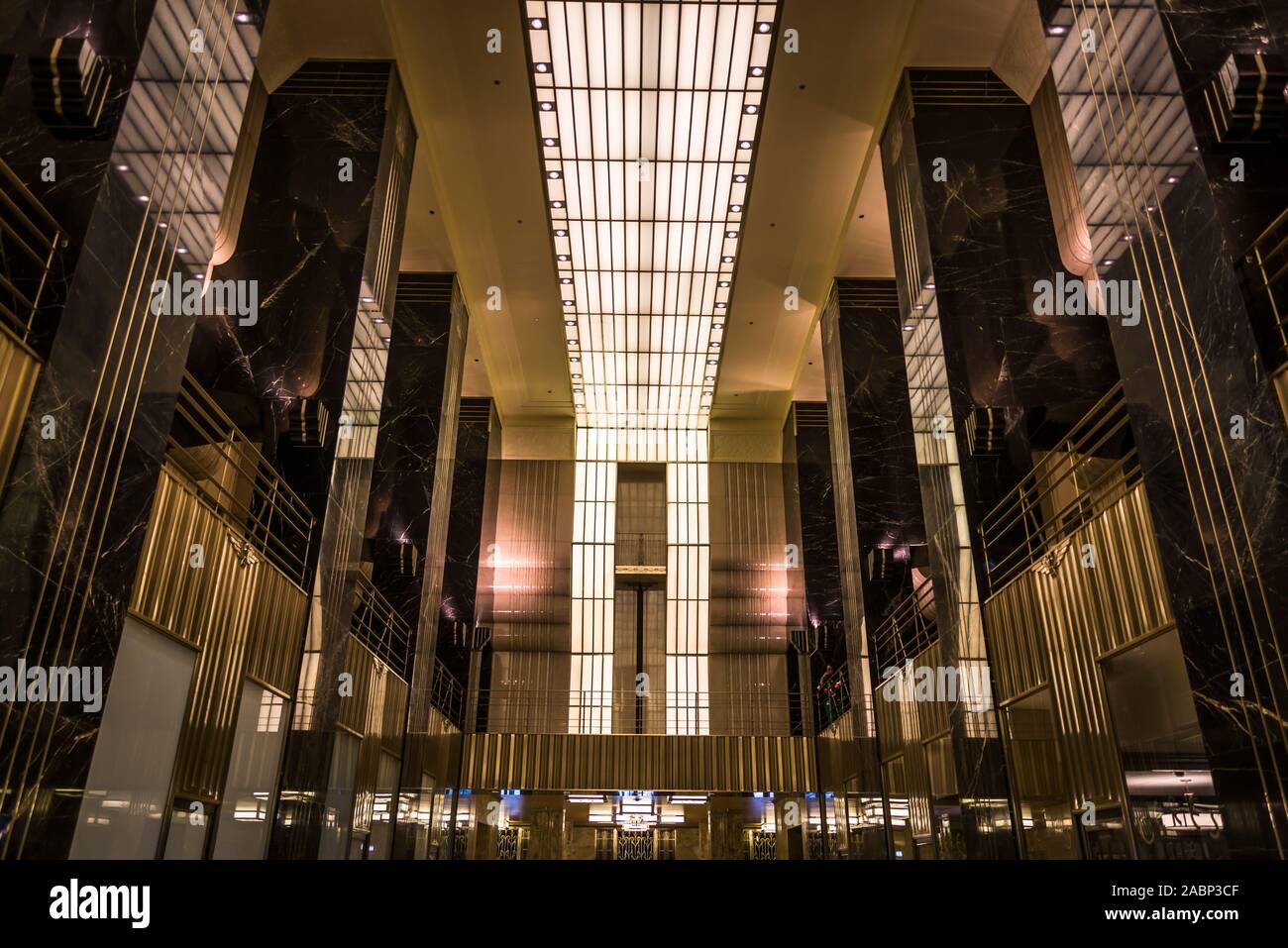 The lobby inside the Chicago Board of Trade Building, an Art Deco ...