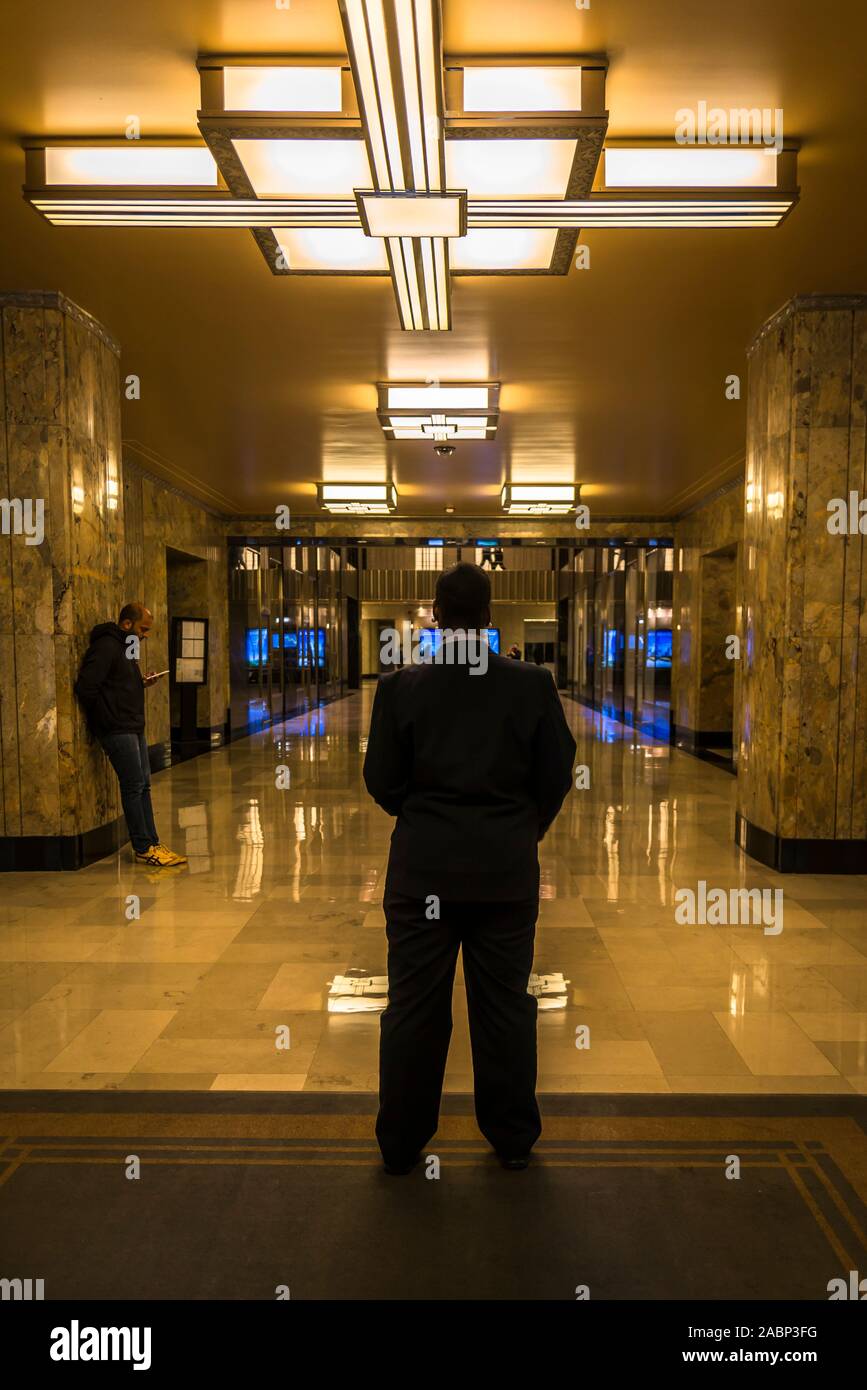 The lobby inside the Chicago Board of Trade Building, an Art Deco ...