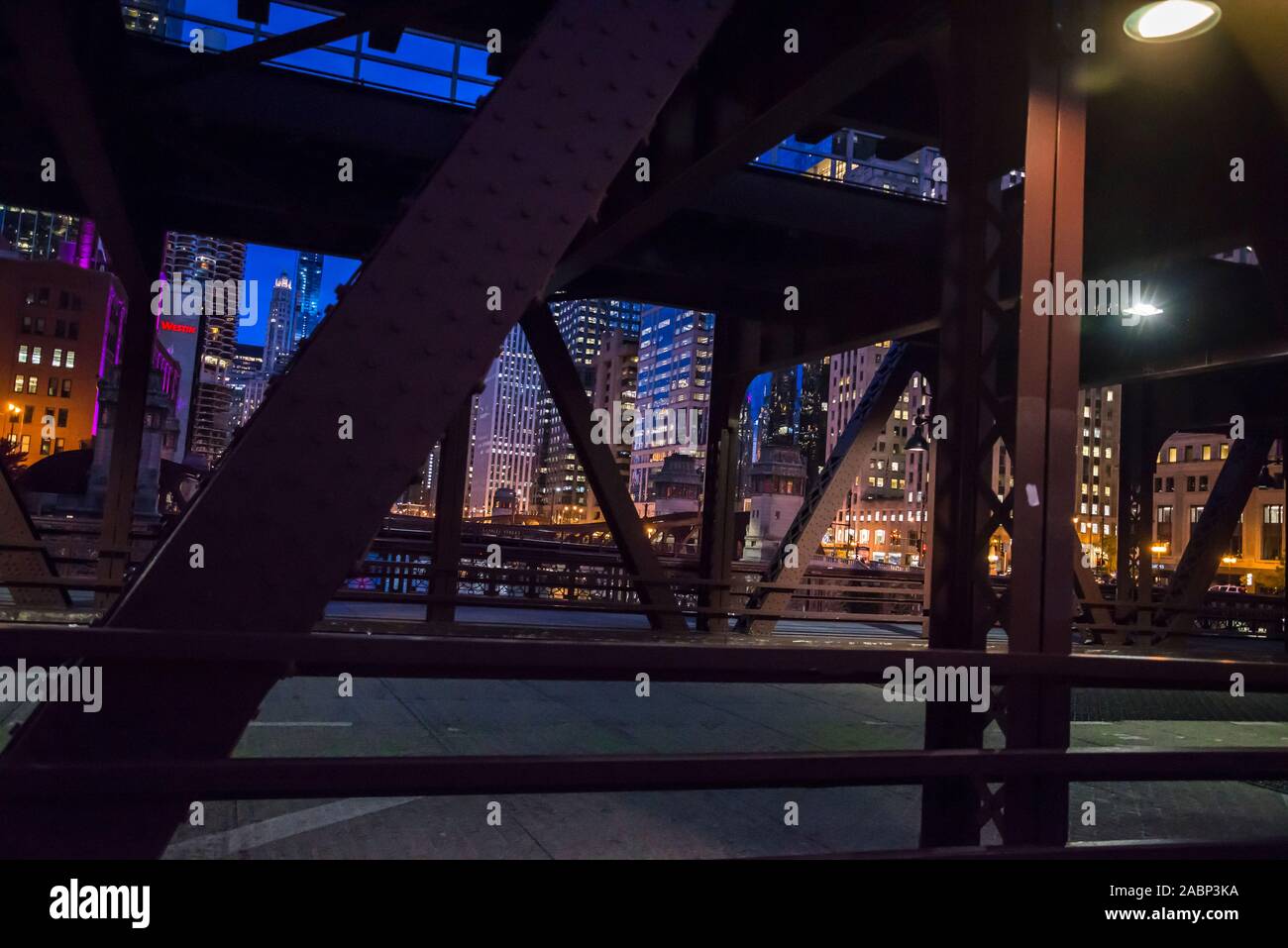 Chicago l bridge hi-res stock photography and images - Alamy