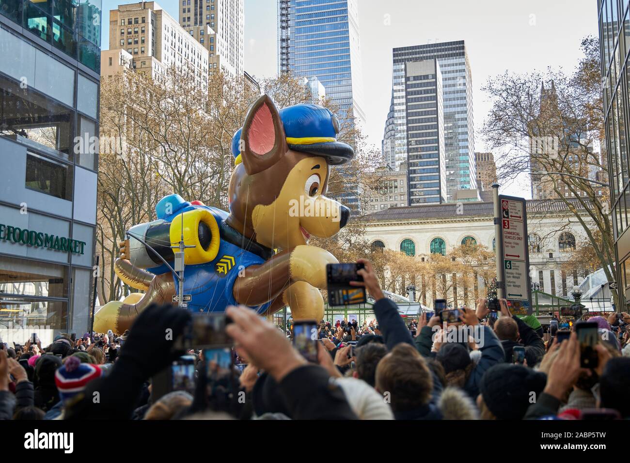 Balloon chase hi-res stock photography and images - Alamy