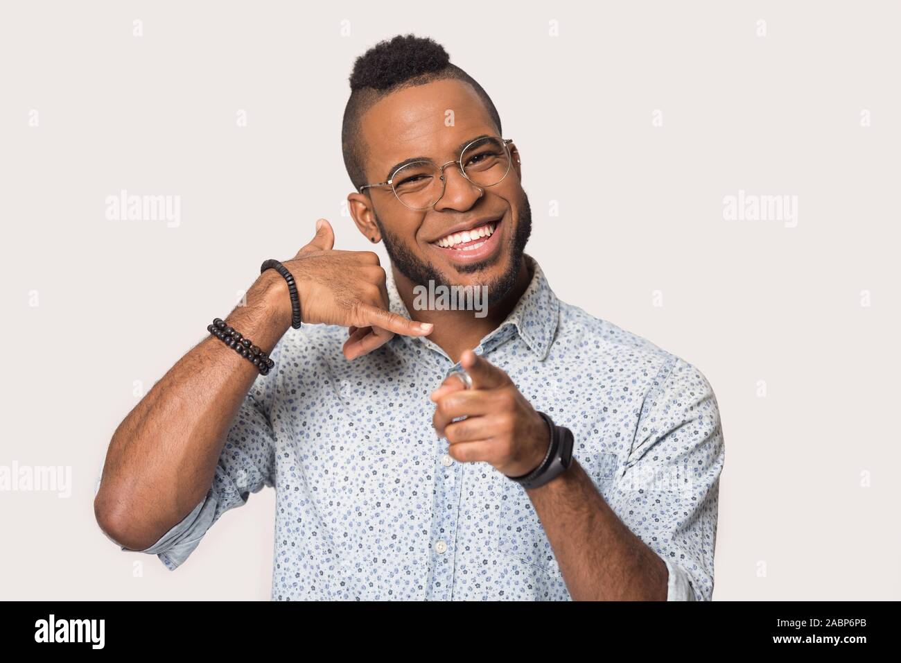 Business hand showing american hi-res stock photography and images - Alamy