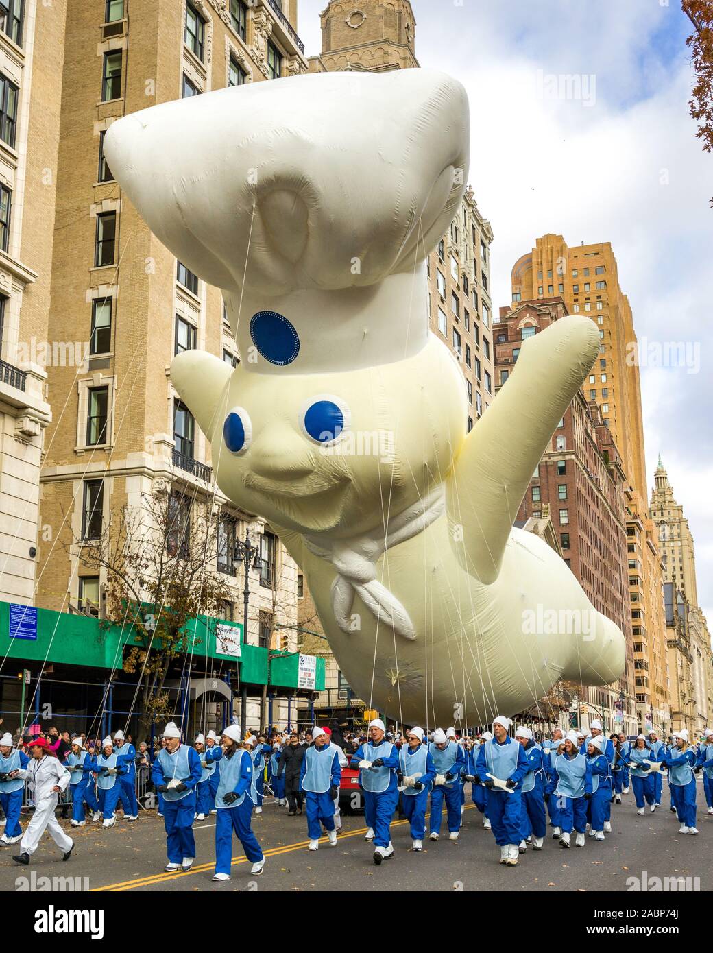 The pillsbury doughboy balloon macys hi-res stock photography and ...