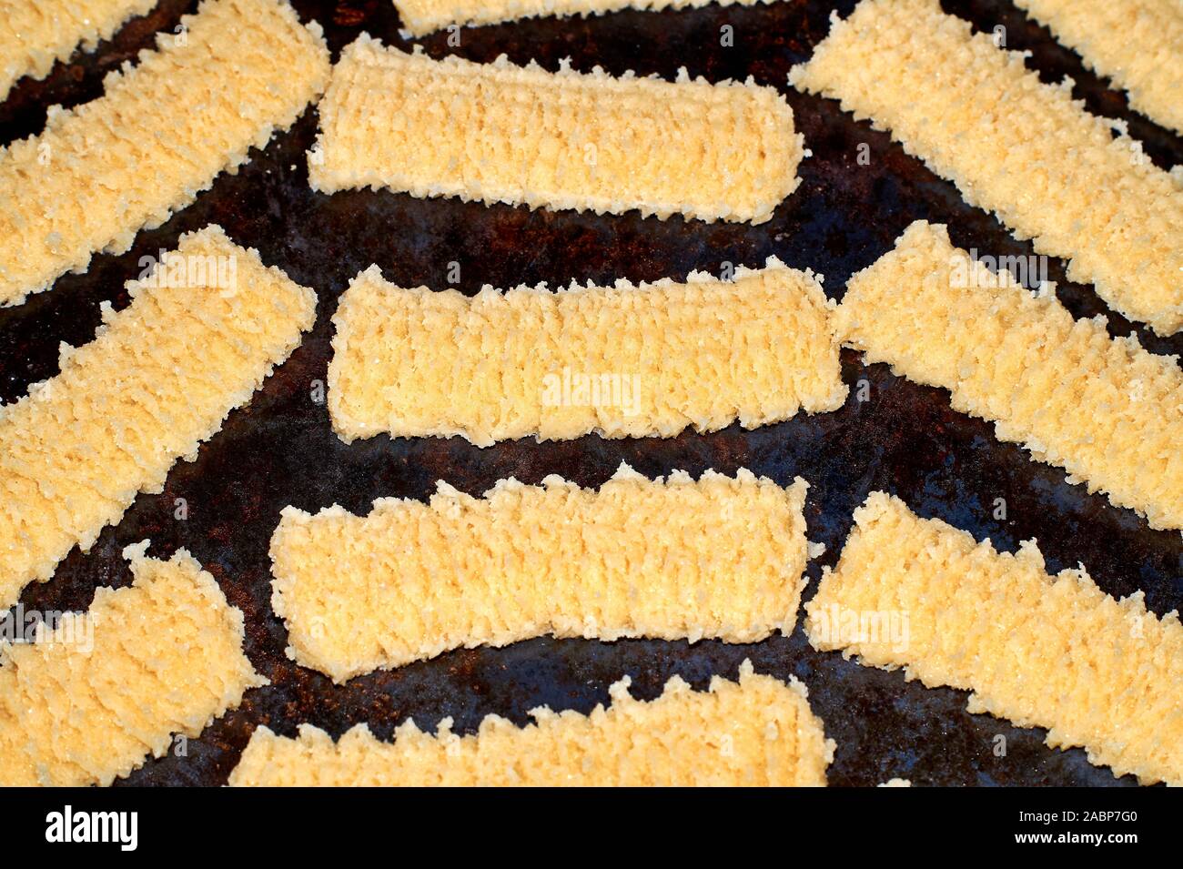 baked christmas cookies fresh from the oven Stock Photo - Alamy