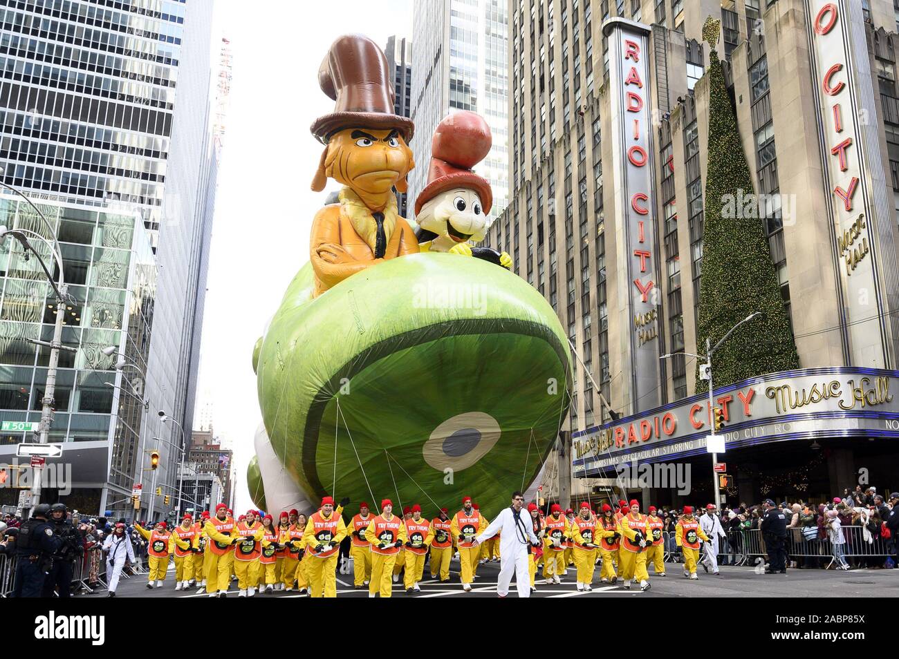 Ham radio balloon hi-res stock photography and images - Alamy