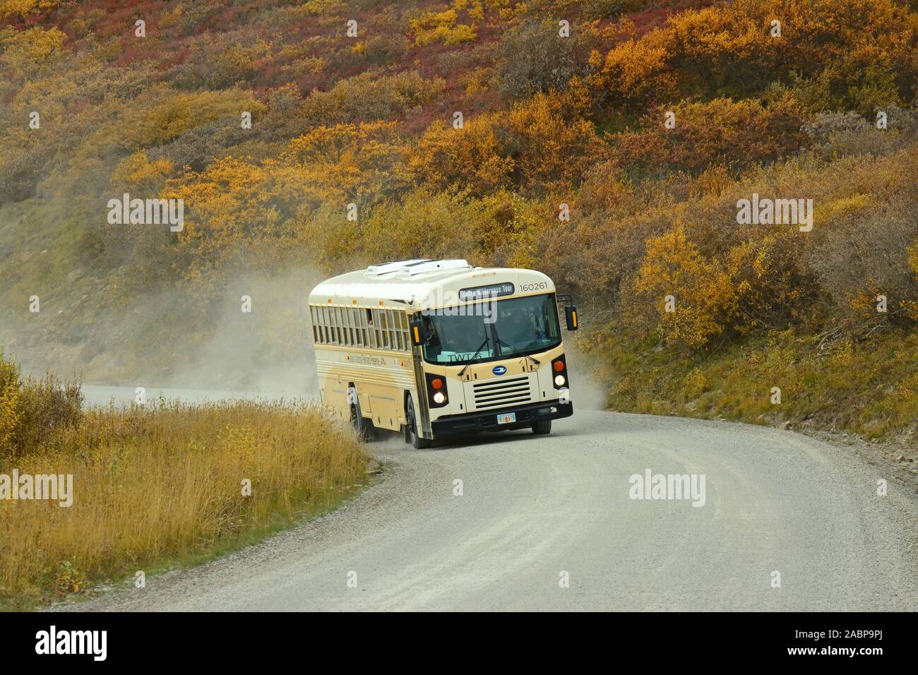 Bus on winding road hi-res stock photography and images - Alamy