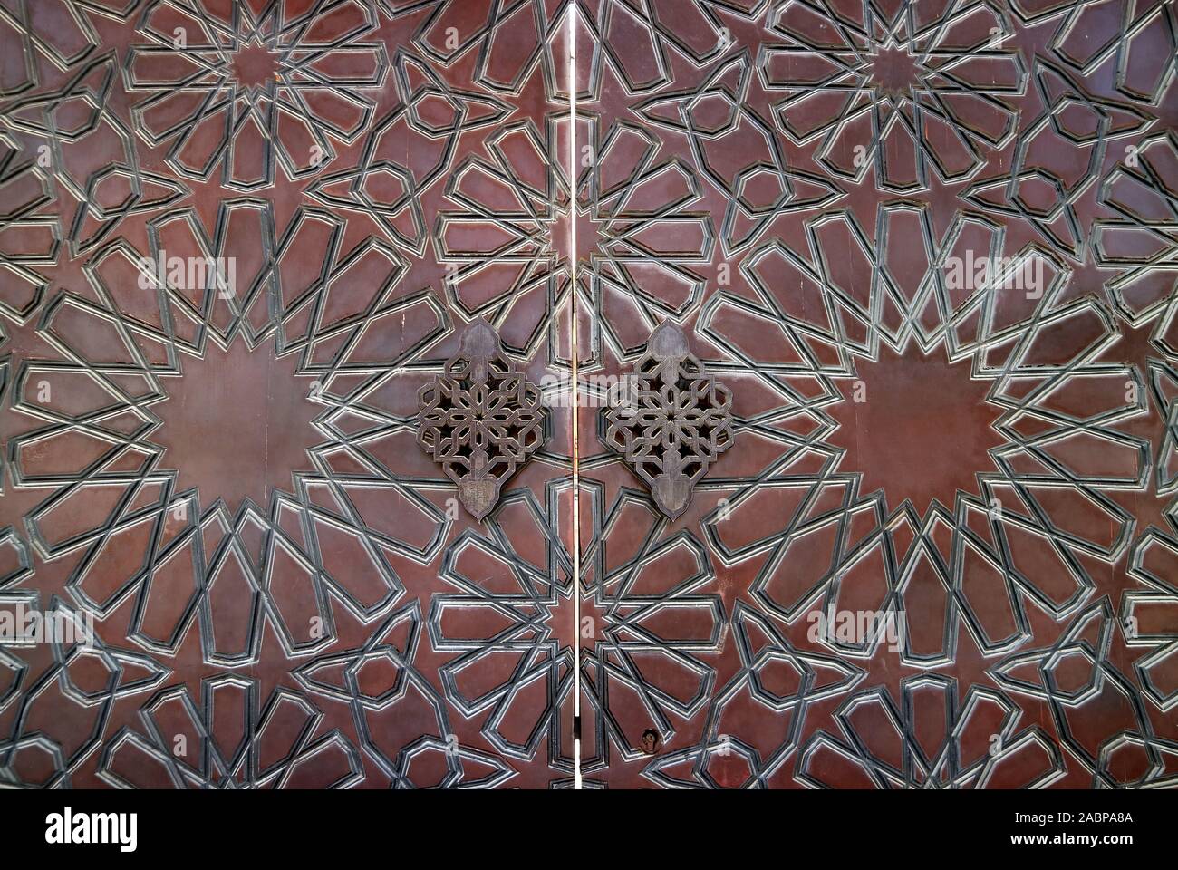 Gorgeous Arabian Pattern of the Mosque Wooden Door in Manama, Bahrain ...
