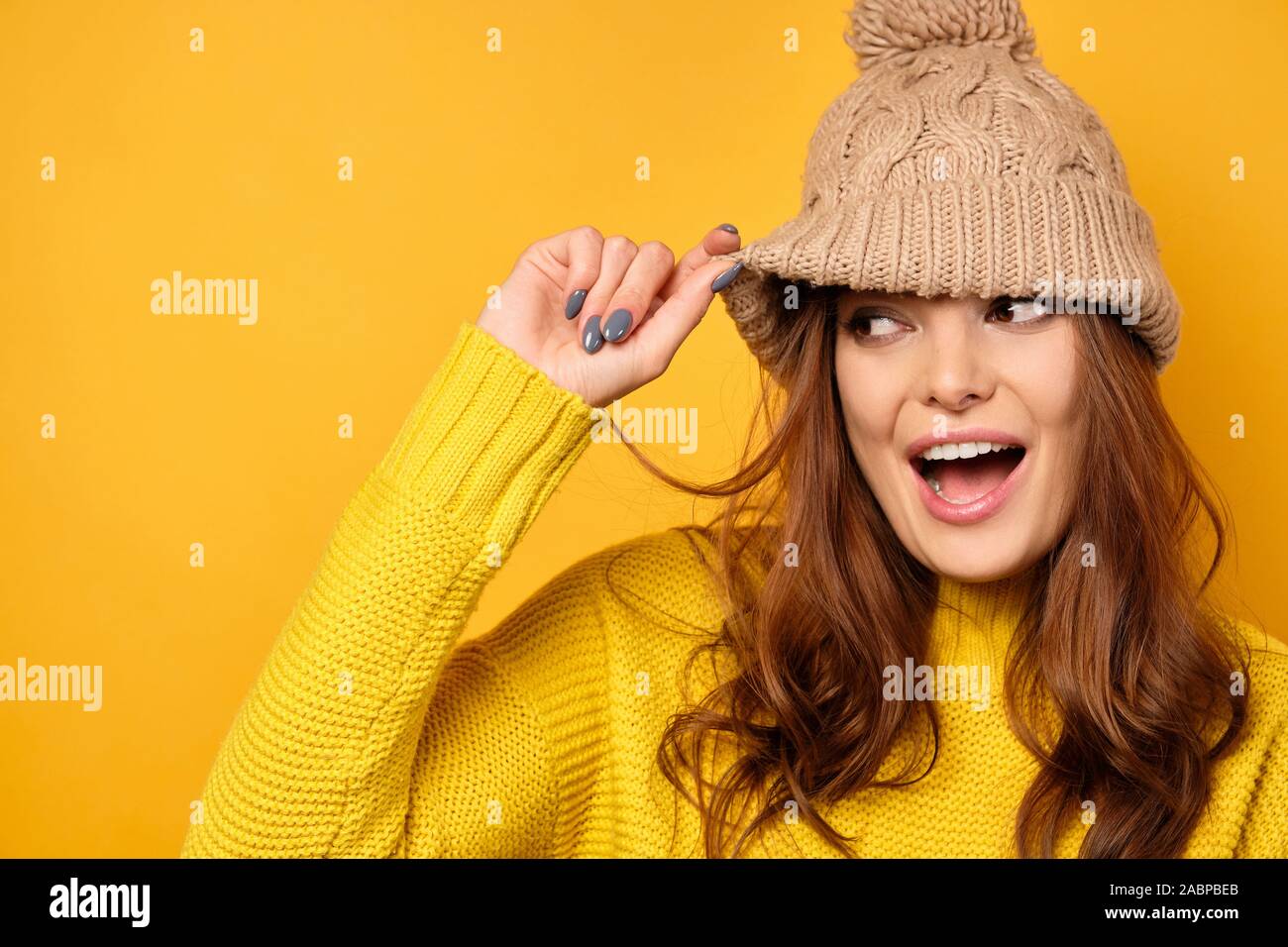 Side view female model face hi-res stock photography and images - Alamy