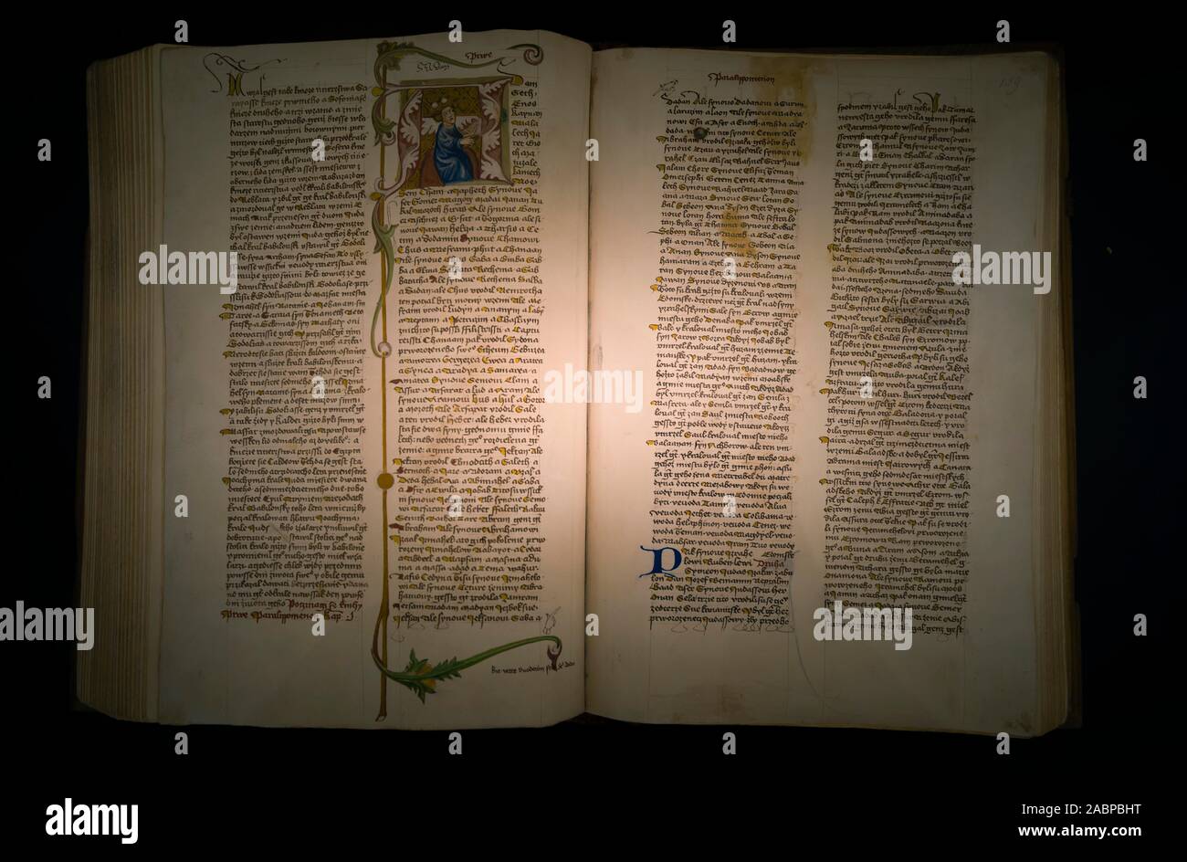 Old book pages hi-res stock photography and images - Alamy