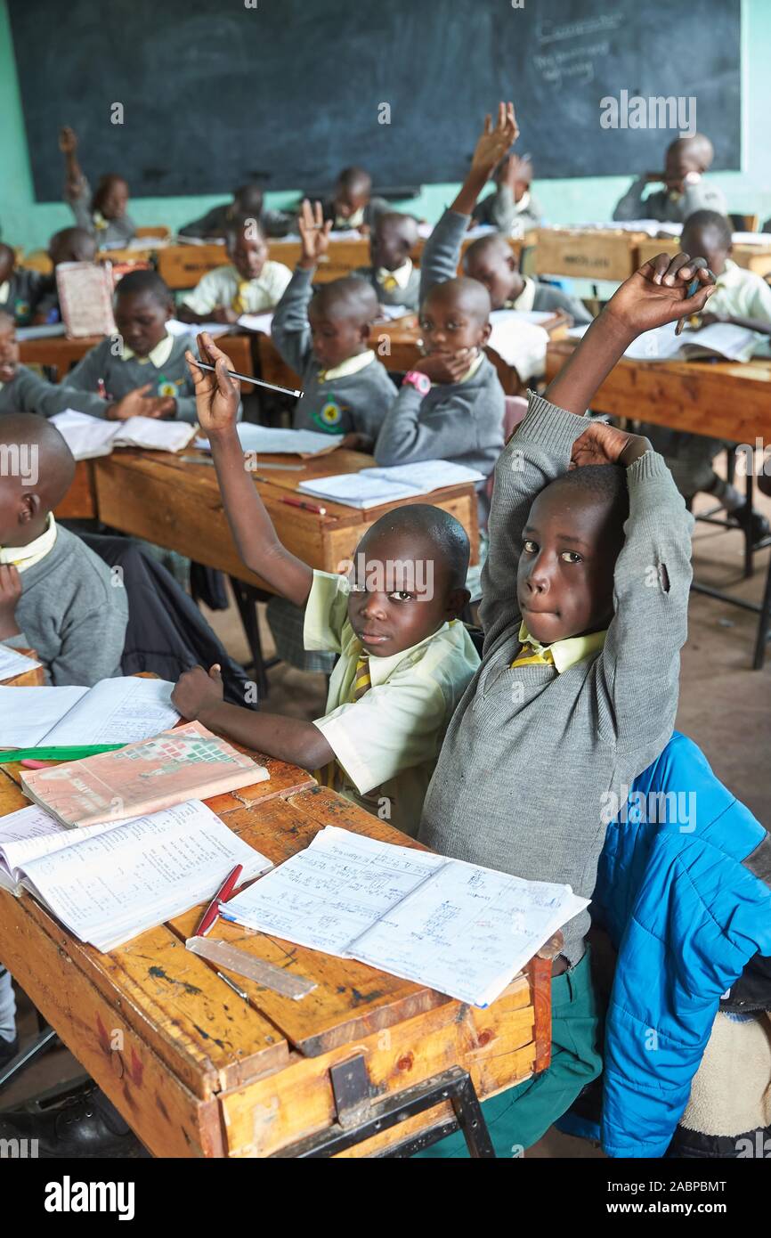 School classroom kenya africa hi-res stock photography and images - Alamy