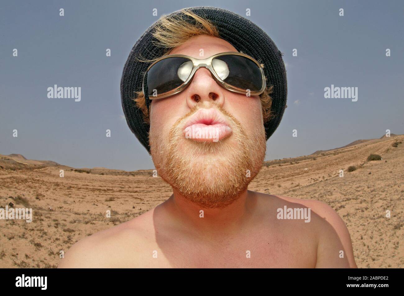 Junge blond strand hi-res stock photography and images - Alamy