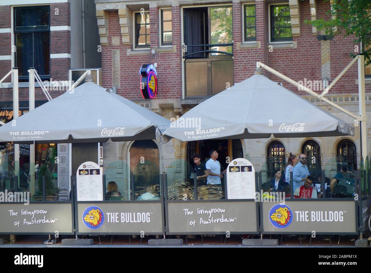 Sign outside famous bulldog coffee hi-res stock photography and images ...