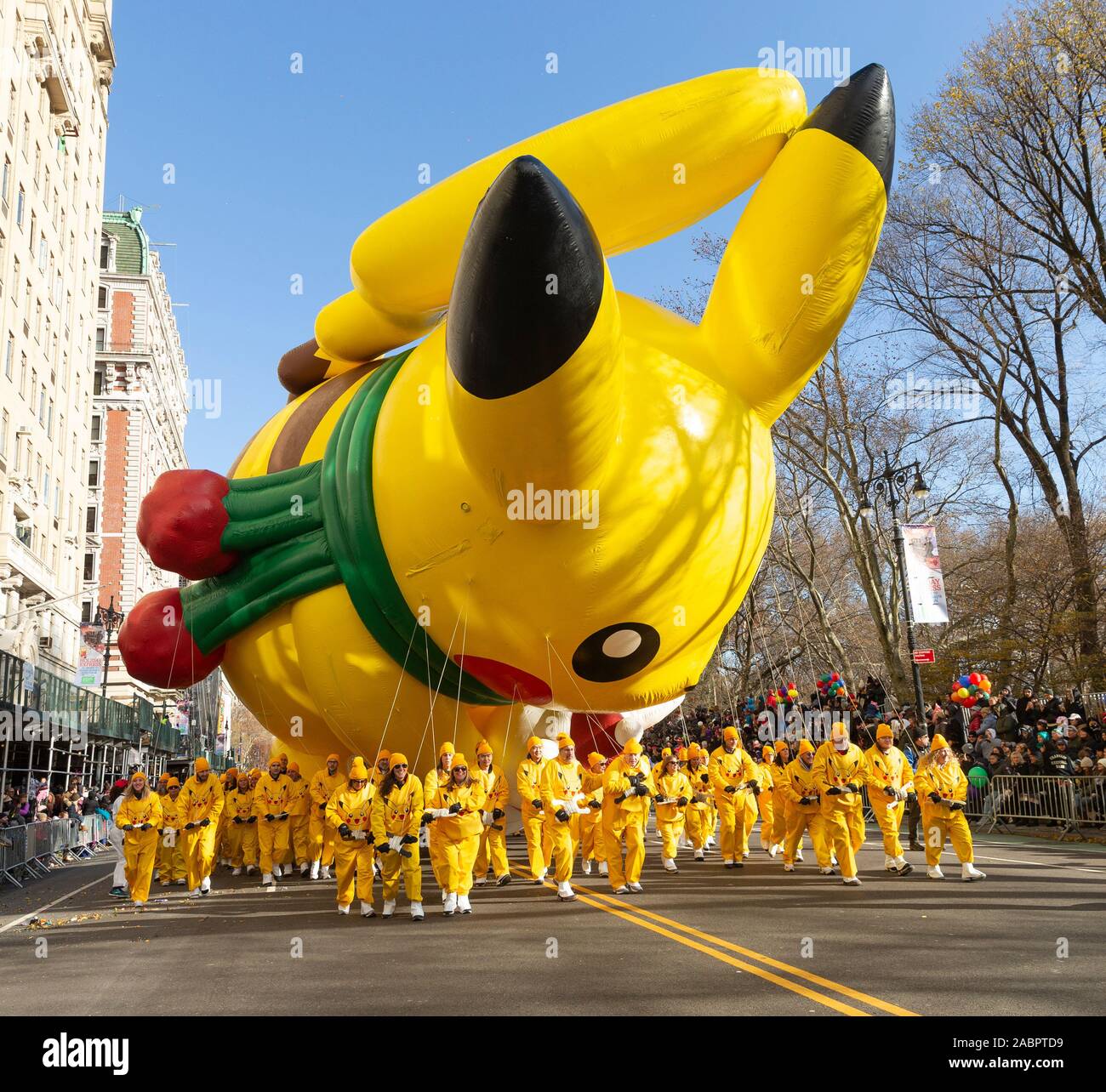 Pikachu balloon macys thanksgiving parade hi-res stock photography and ...