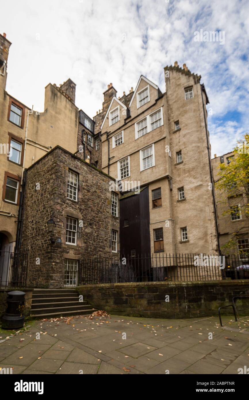 Old building in one of the Edinburgh districts.Scotland Stock Photo - Alamy