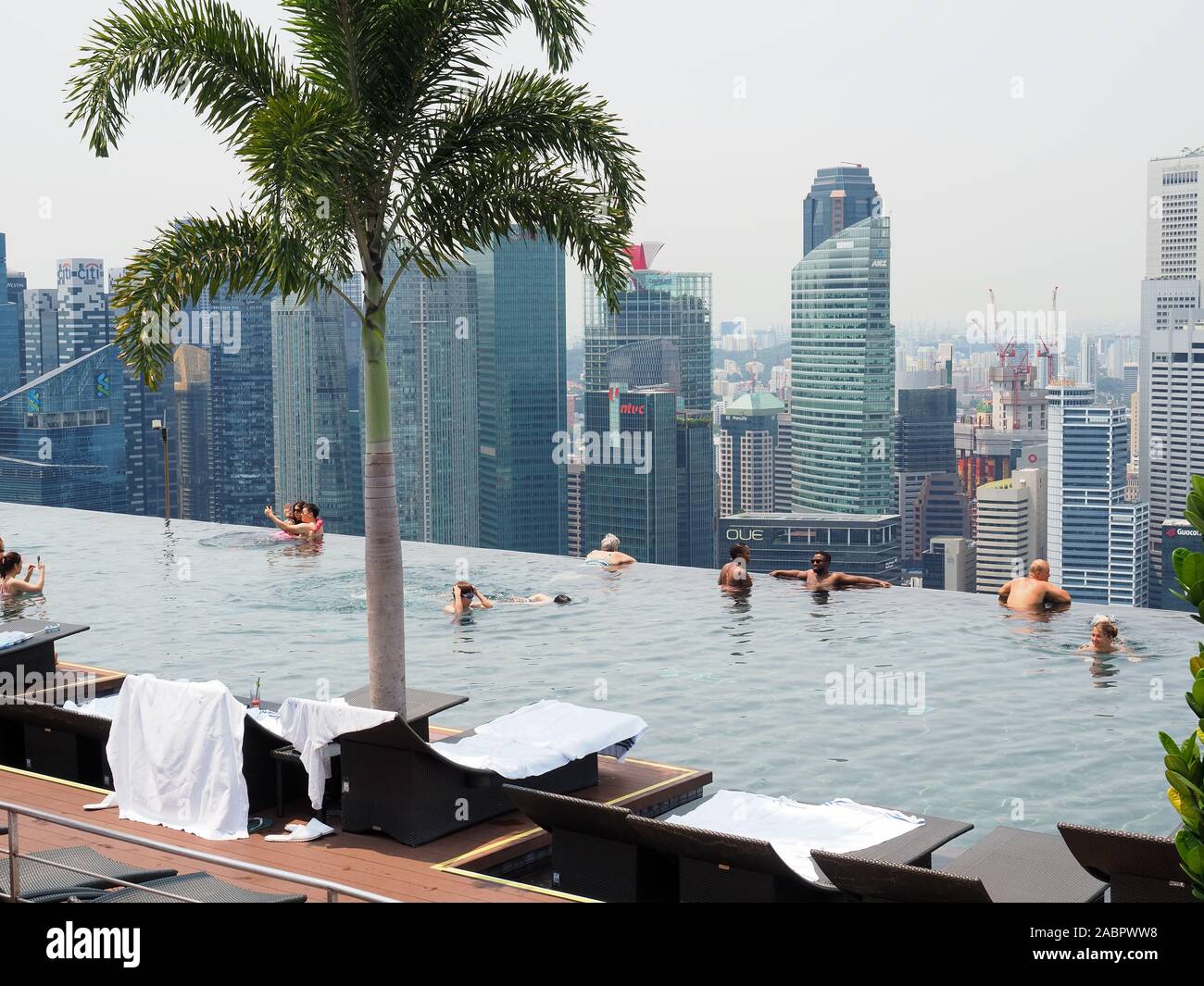 Marina Bay Singapore Pool High Resolution Stock Photography and Images ...