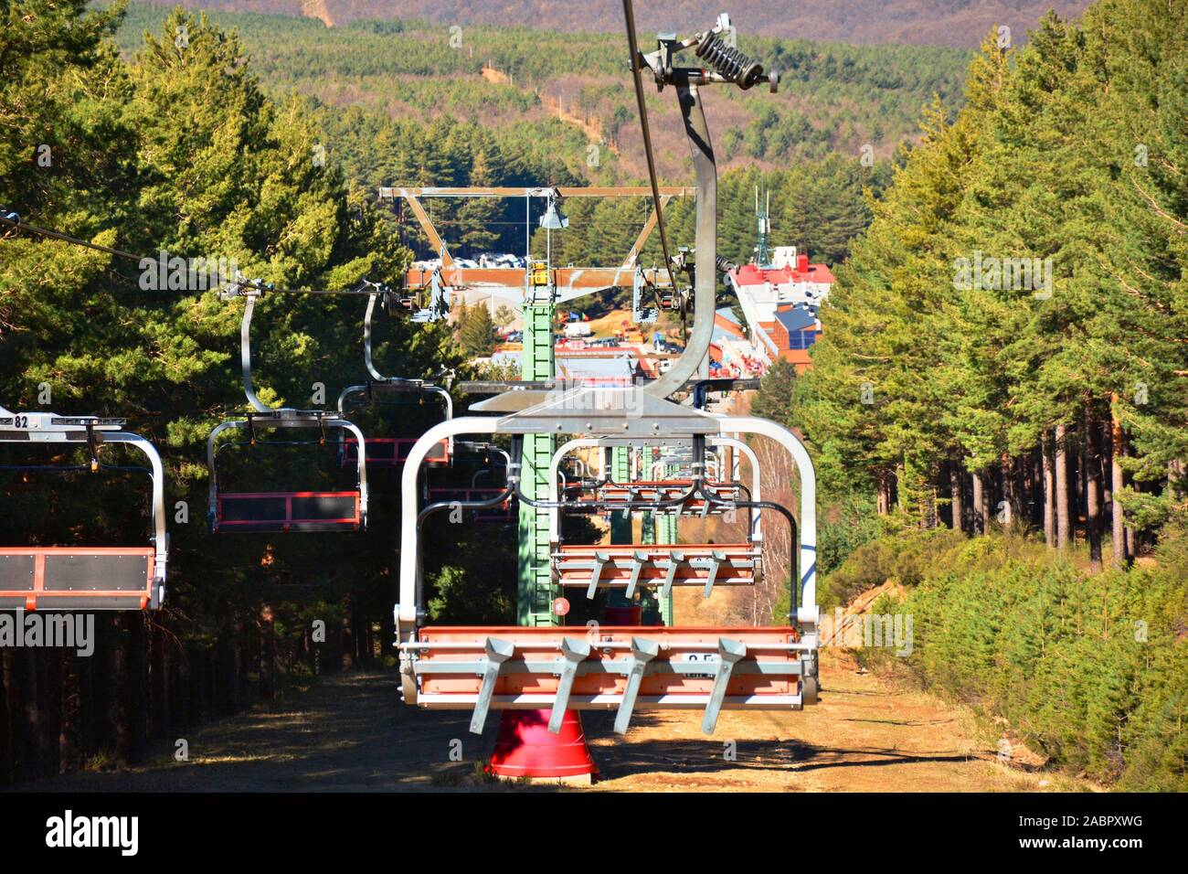 Sky lift hi-res stock photography and images - Alamy