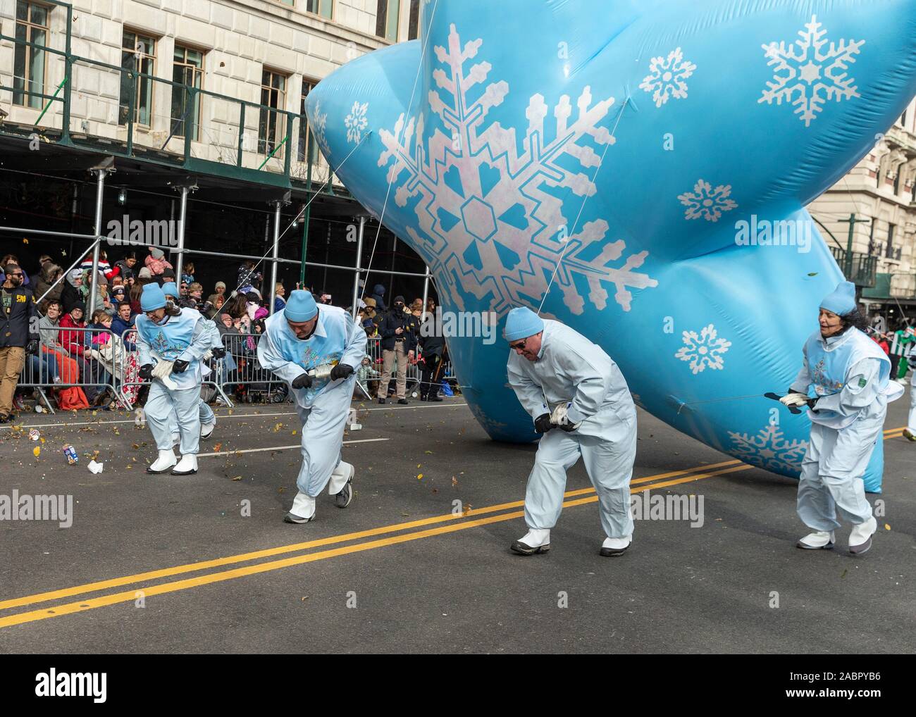 Balloon handlers hi-res stock photography and images - Alamy