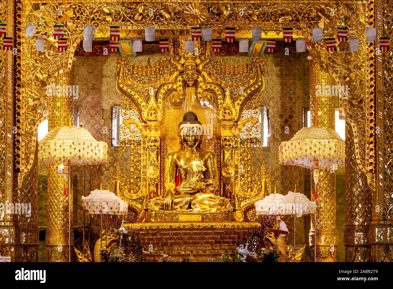 Gilded Sitting Buddha, Nan Oo Buddha Hall, Botataung (Botahtaung) Paya ...