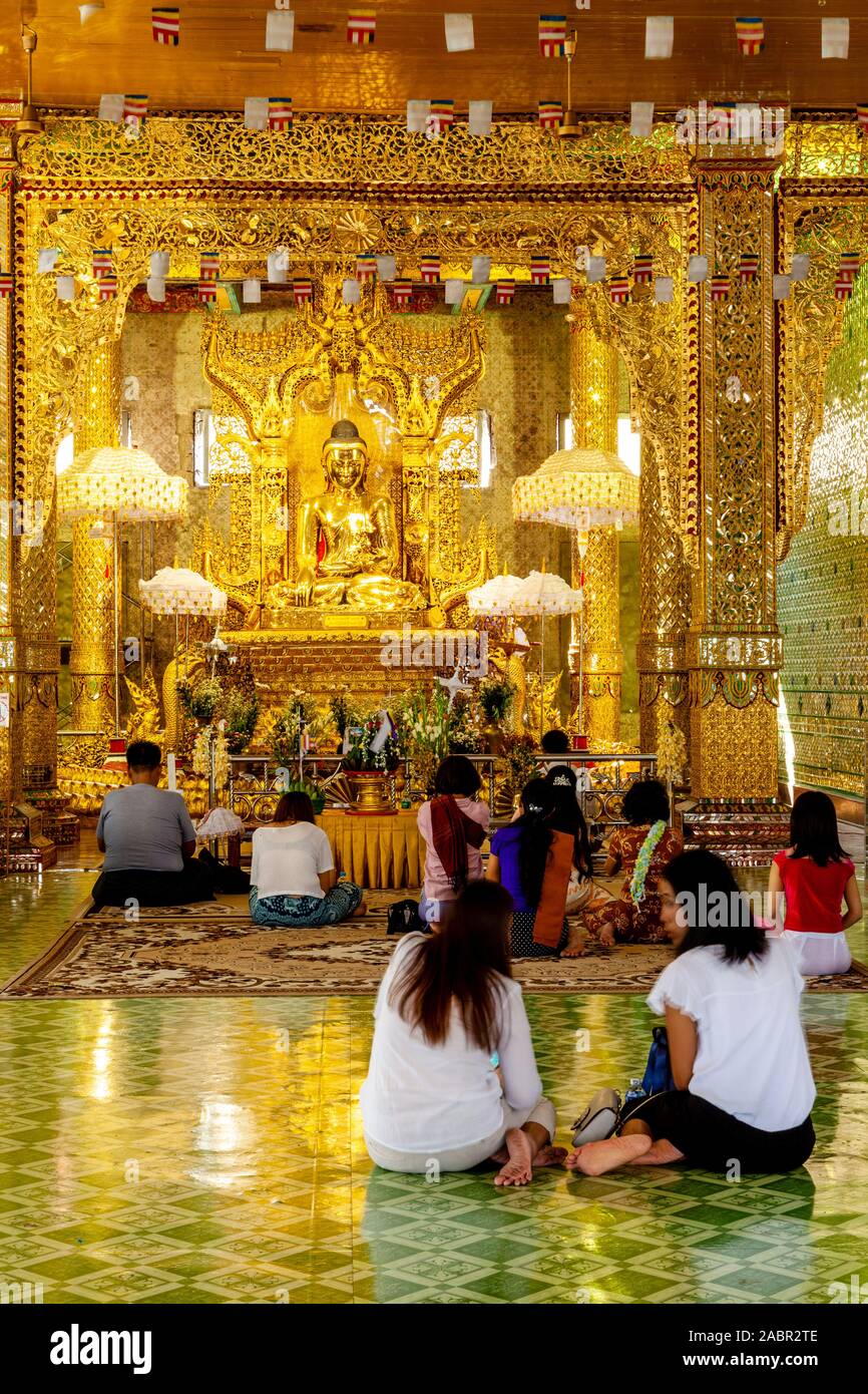 Gilded Sitting Buddha, Nan Oo Buddha Hall, Botataung (Botahtaung) Paya ...