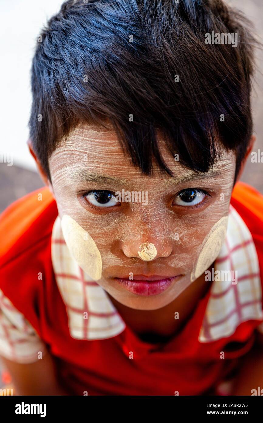 Portrait burmese boy myanmar hi-res stock photography and images - Alamy