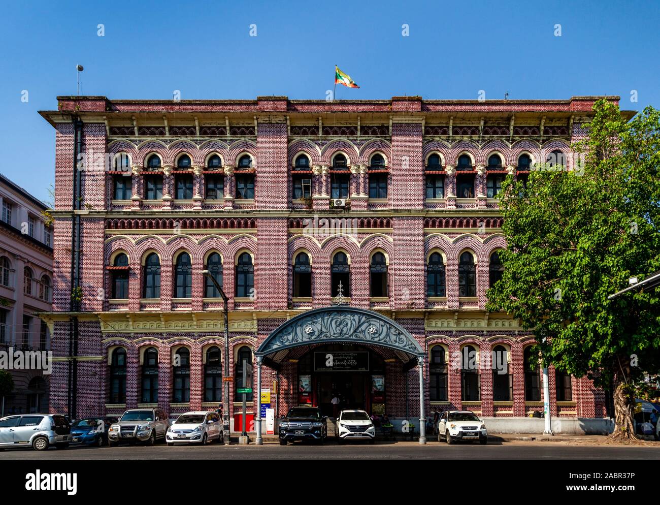 Well preserved red brick heritage building hi-res stock photography and ...