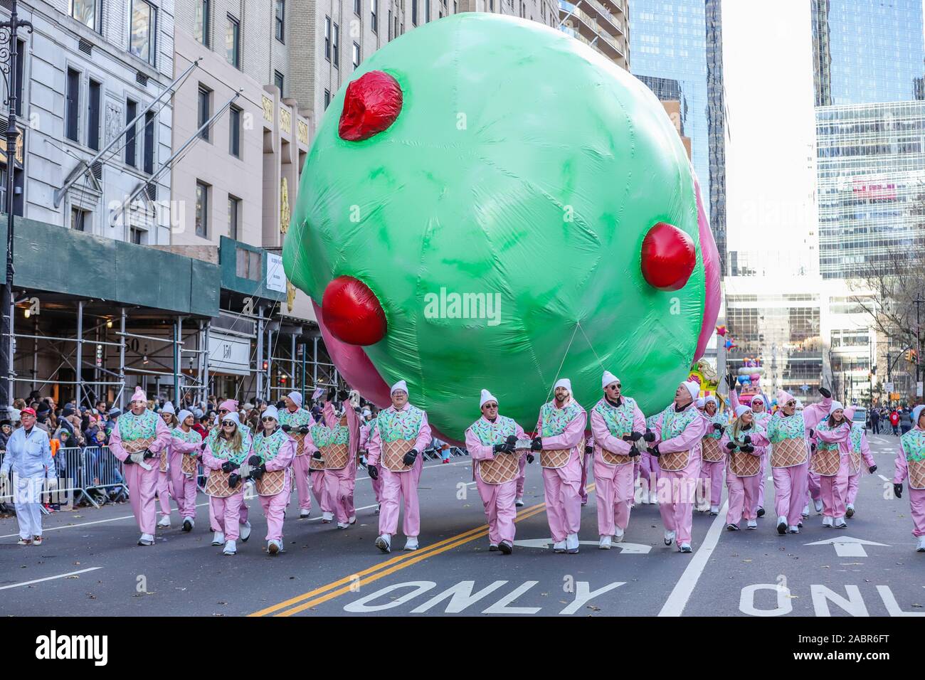 New York, USA. 28th Nov, 2019. Annual Thanksgiving Parade, Macy ...