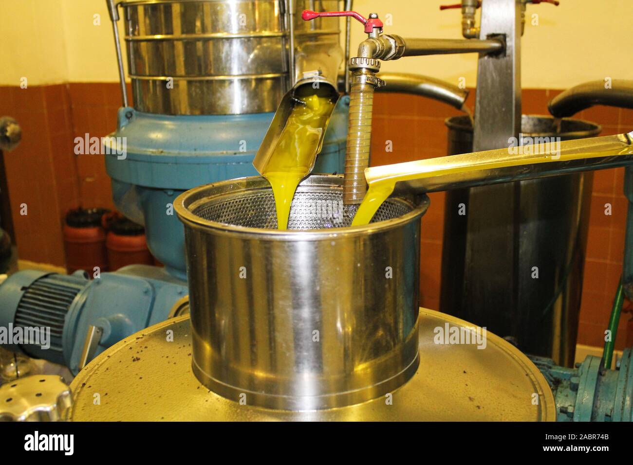 Olive oil extraction machine hi-res stock photography and images - Alamy