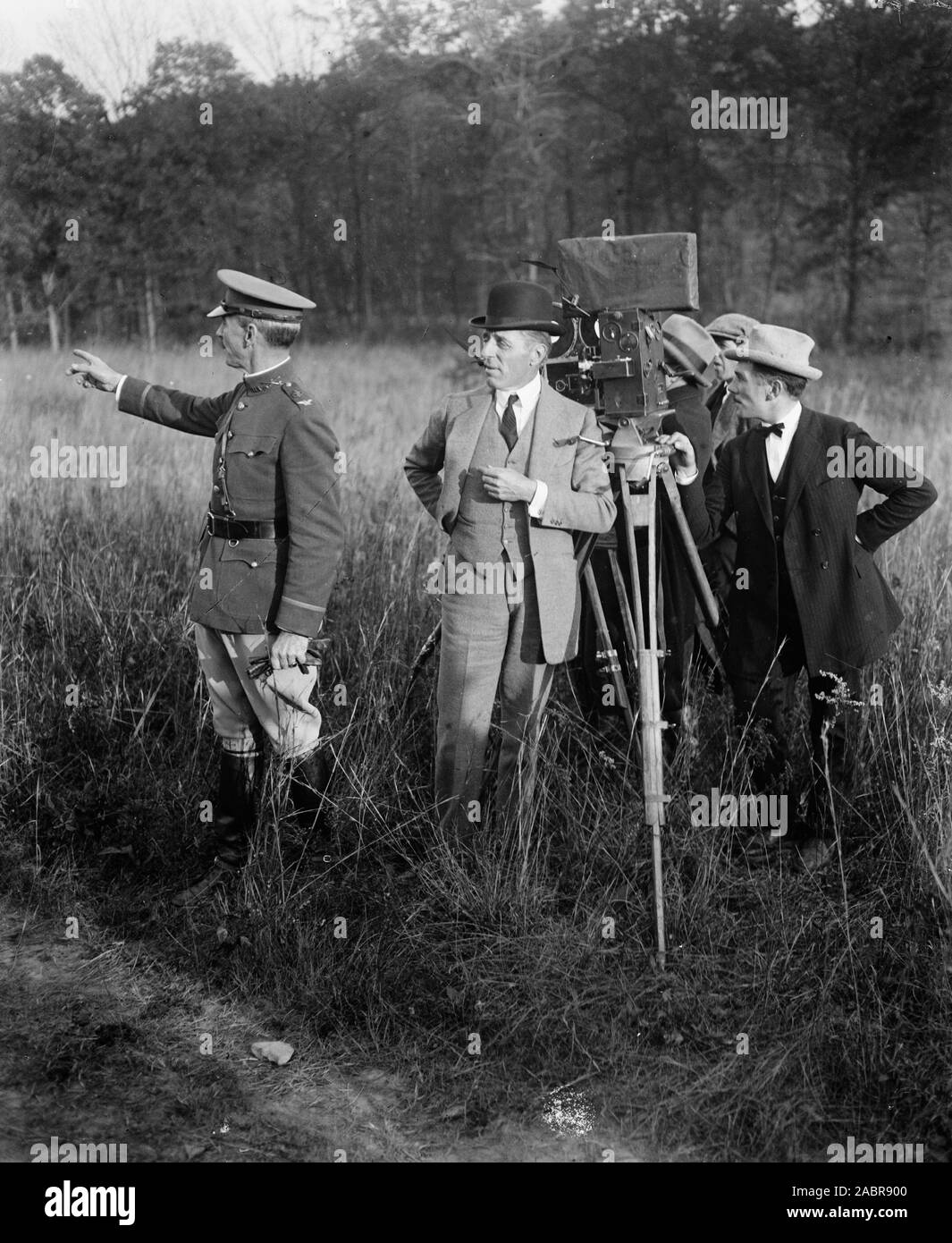 Vintage silent film images hi-res stock photography and images - Alamy