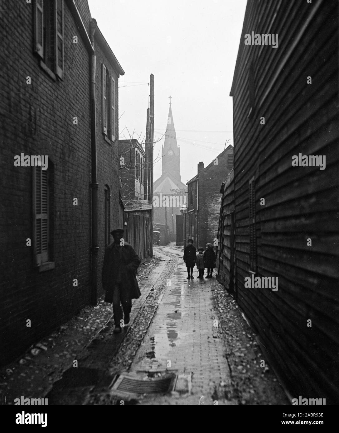 1920s alleyway hi-res stock photography and images - Alamy