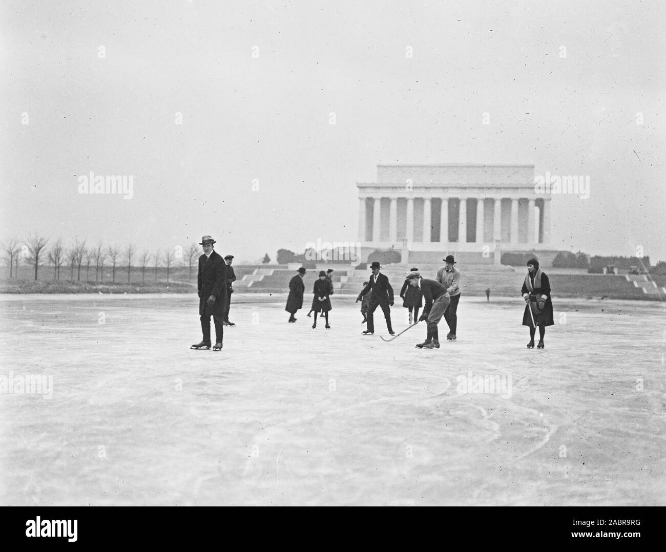 1920s ice skating hi-res stock photography and images - Alamy