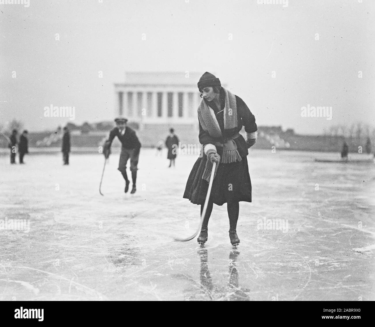 1920s ice skating hi-res stock photography and images - Alamy