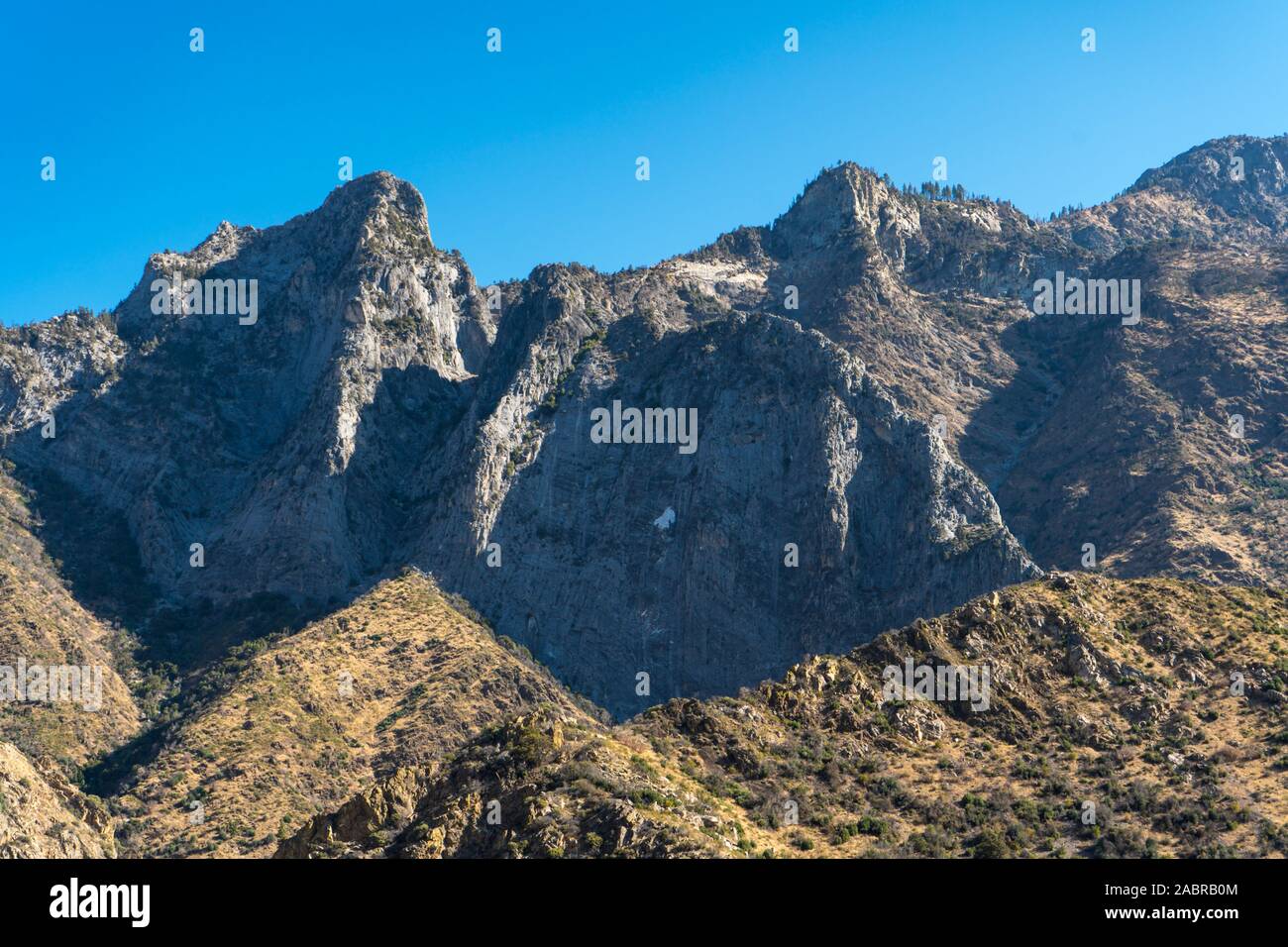 Beautiful mountains landscape in Kings Canyon National Park ...