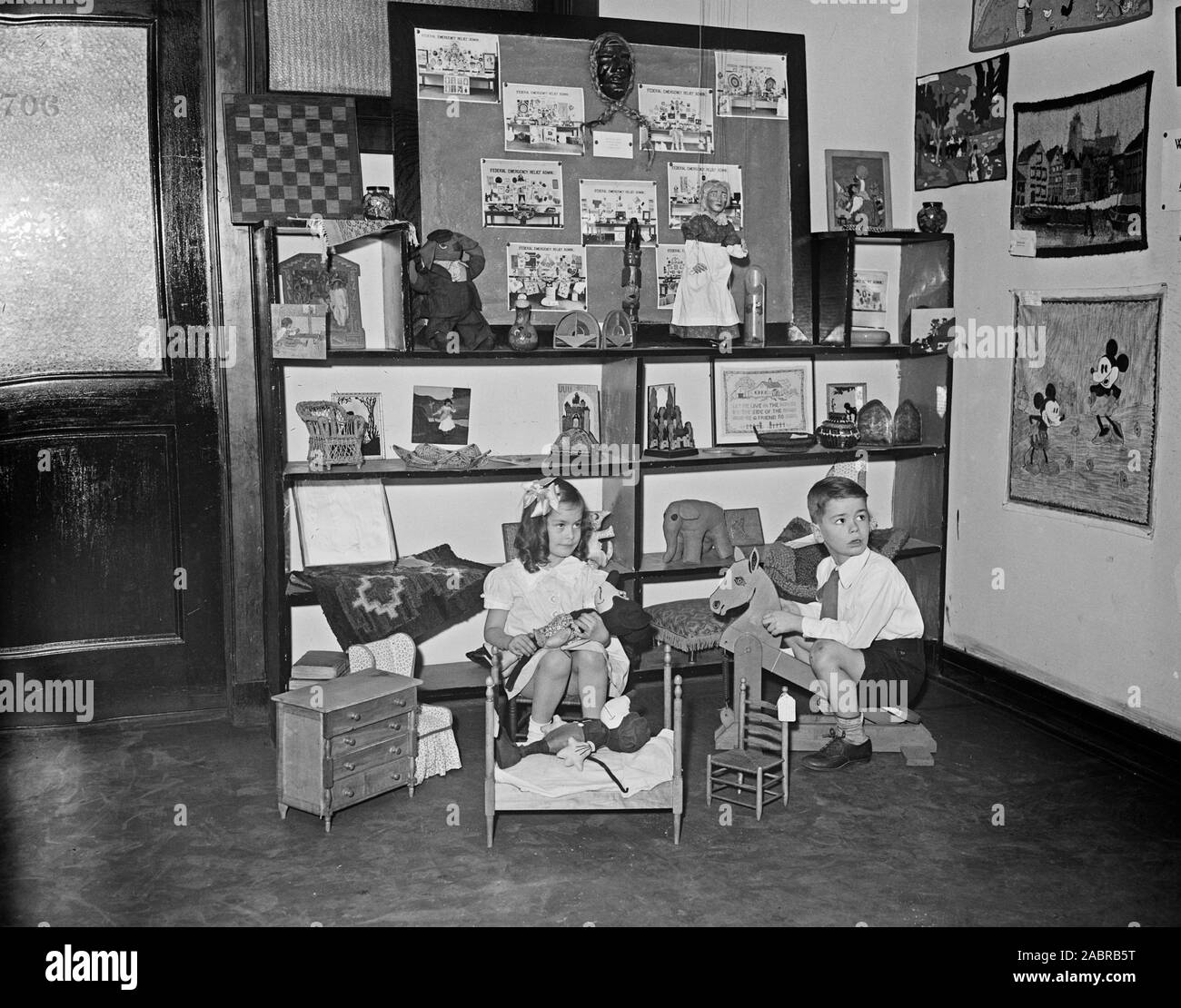 1930s children playing hi-res stock photography and images - Alamy