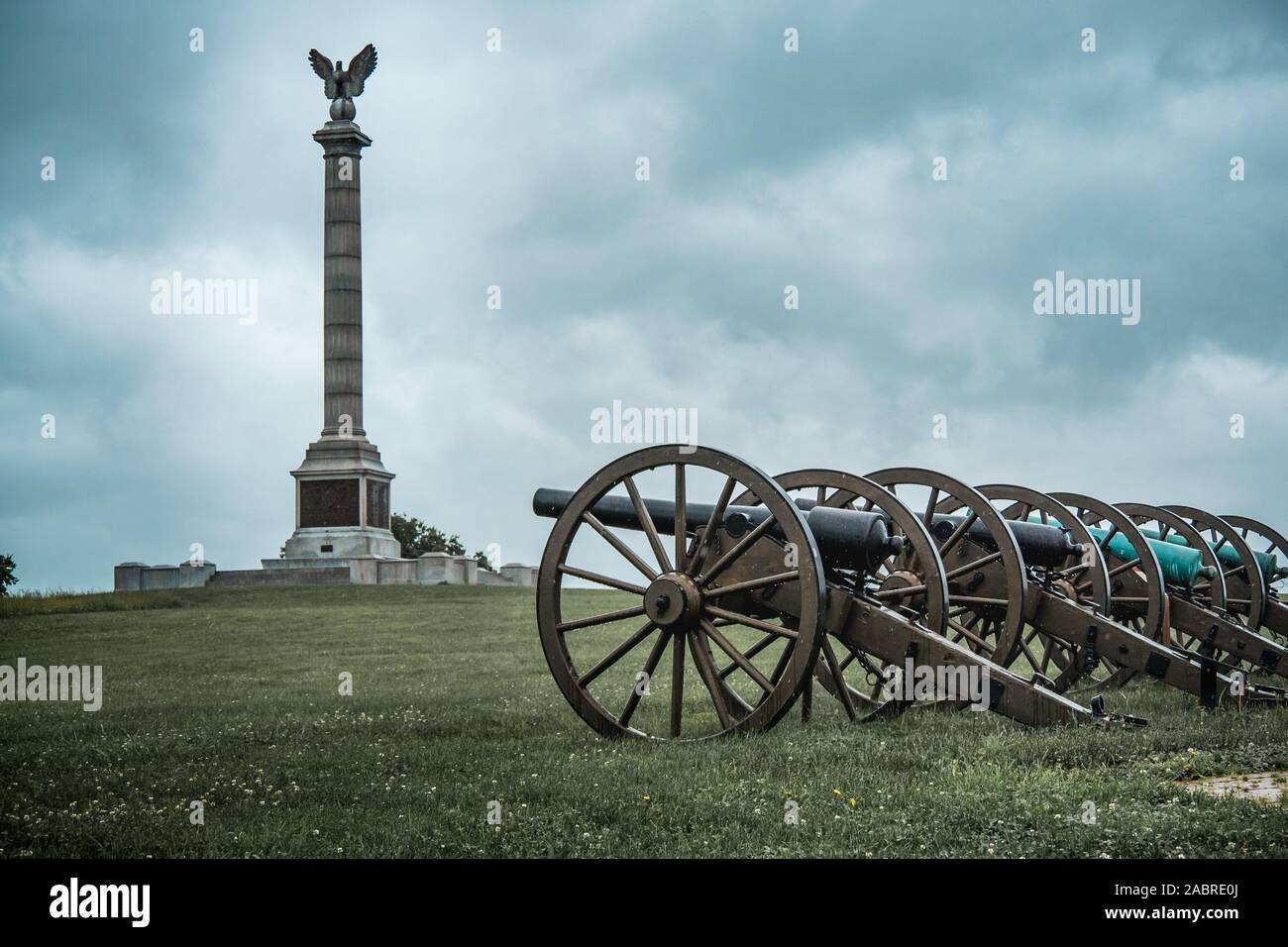 Old Civil War cannon line prepared for battle Stock Photo - Alamy