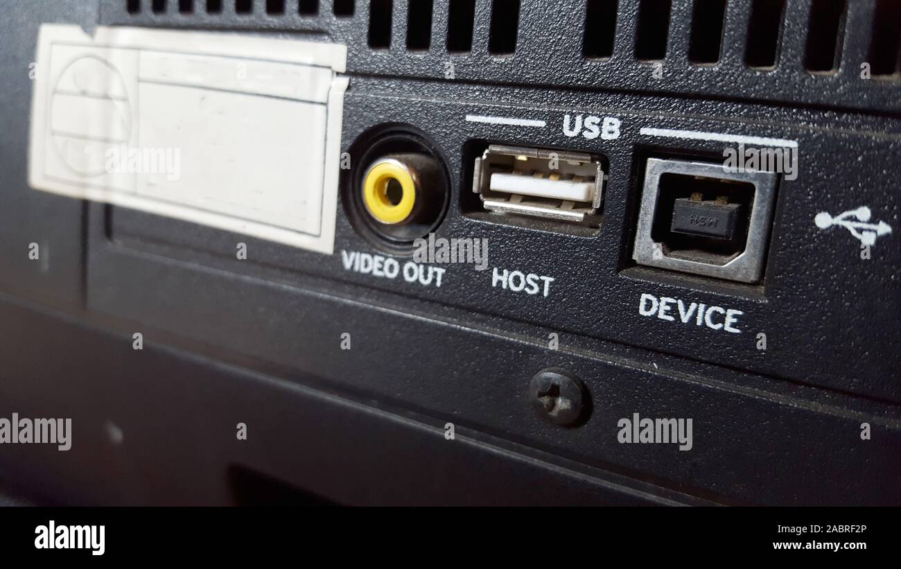 Grand piano side view hi-res stock photography and images - Alamy