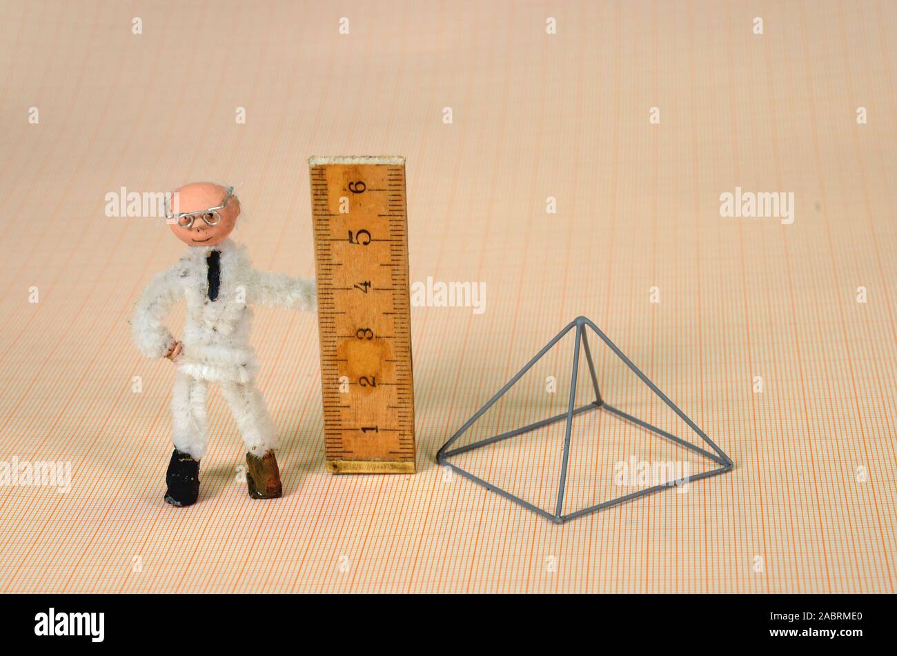 Solid Geometry presentation of a Pyramid, Each side is 4 cm Stock Photo ...