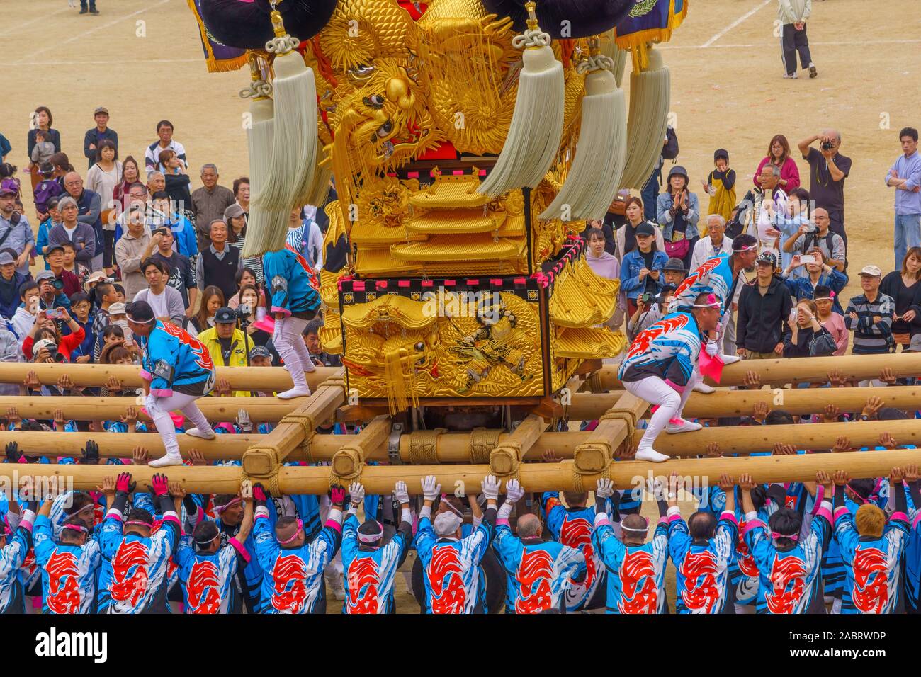 Niihama, Japan - October 17, 2019: Men in traditional clothing lifting ...