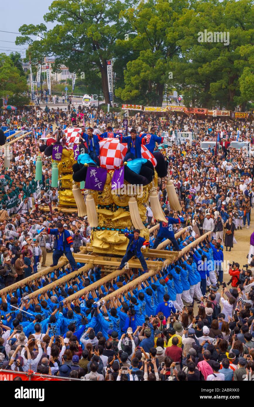 Niihama, Japan - October 17, 2019: Men in traditional clothing lifting ...