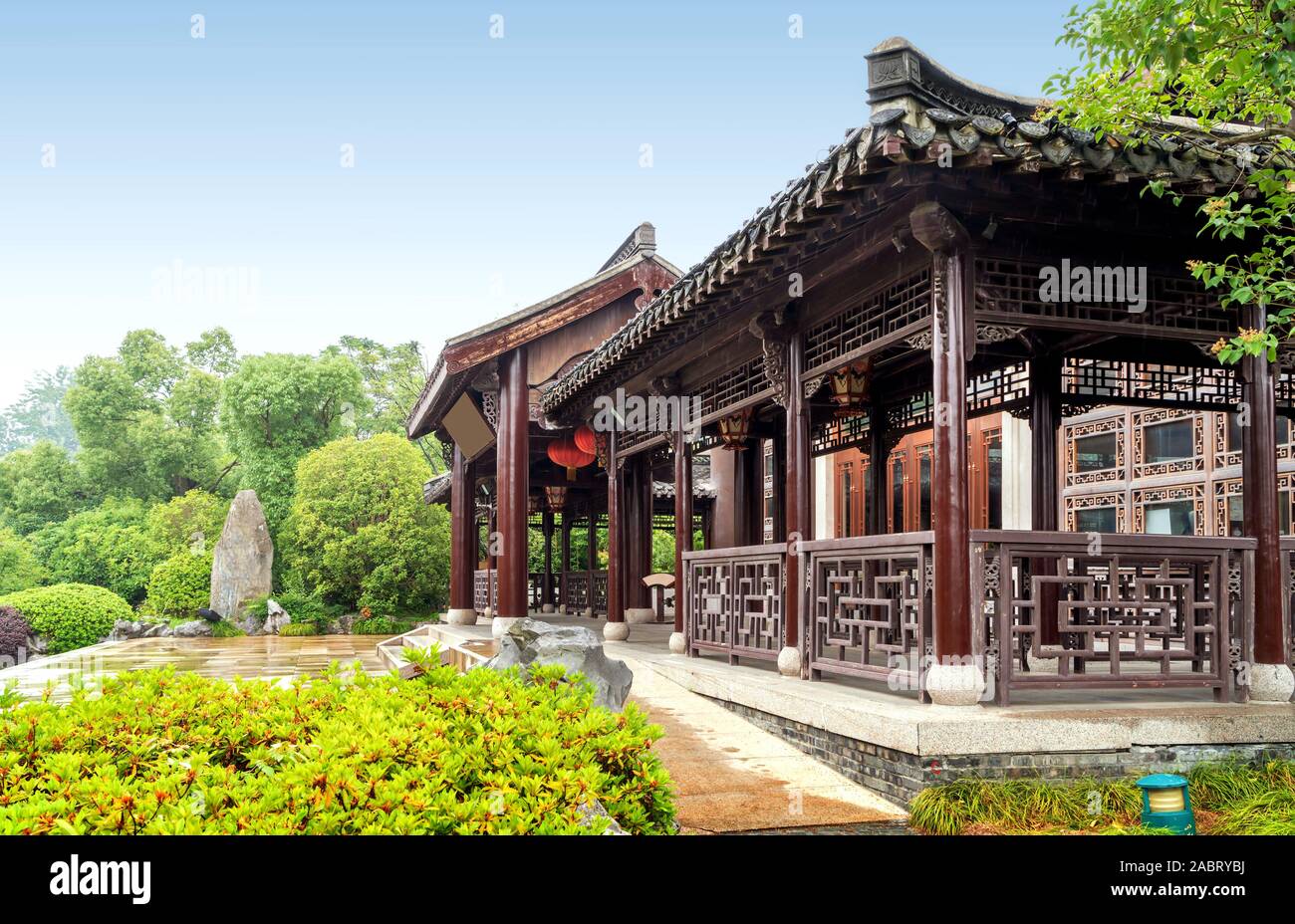 Classical courtyard in the rain, Yangzhou, China Stock Photo - Alamy