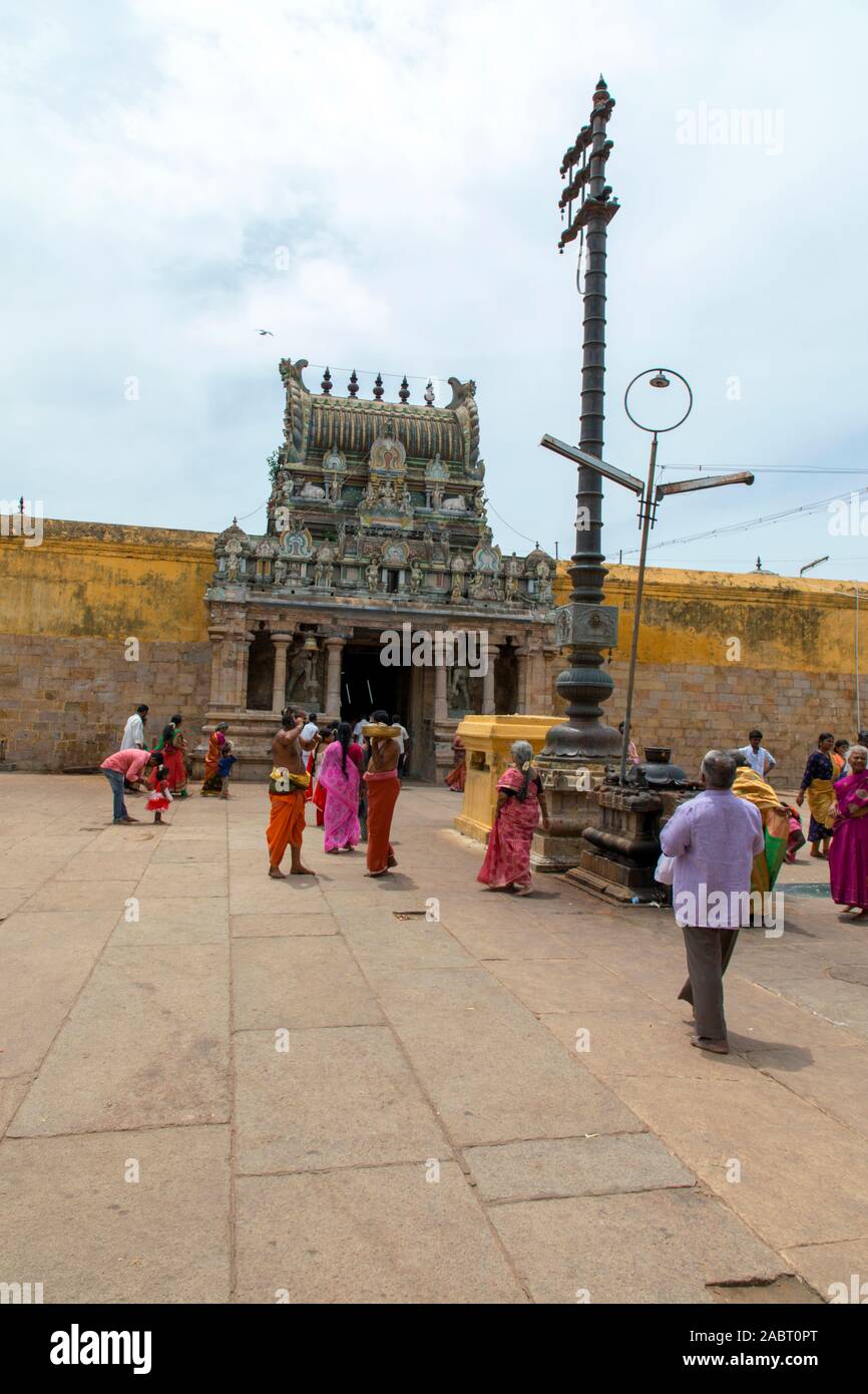 Temple inner view of the famous ancient temple of Thiruvarur Famous ...