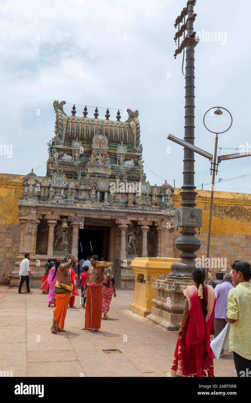 Temple inner view of the famous ancient temple of Thiruvarur Famous ...