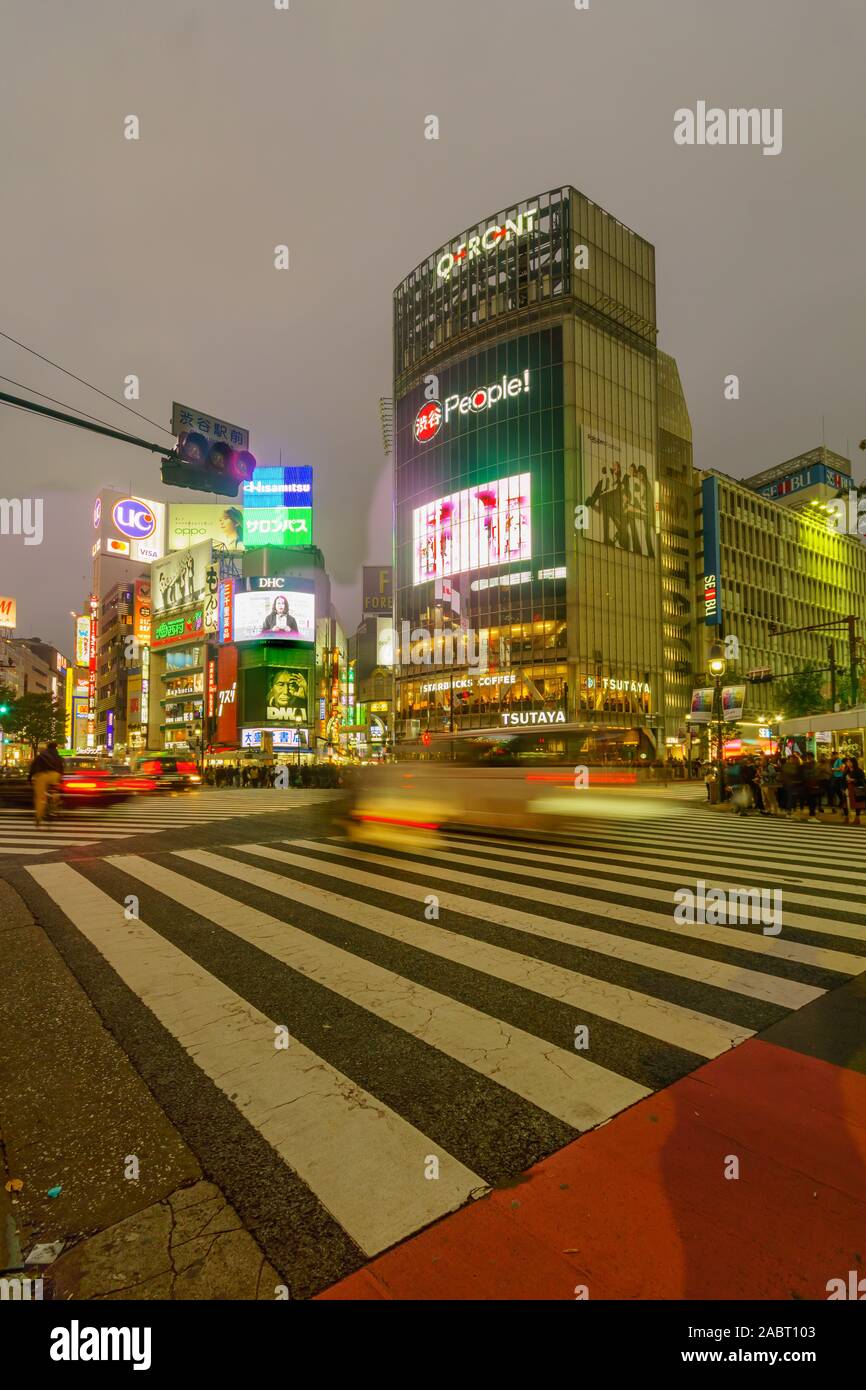 Shibuya Crossing, Downtown Tokyo, Japan High Resolution Stock ...