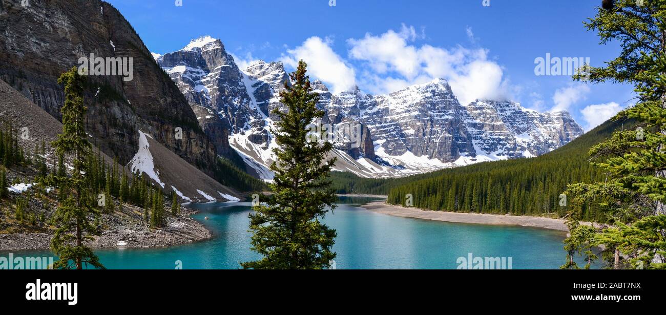 Panoramic view lake moraine banff hi-res stock photography and images - Alamy